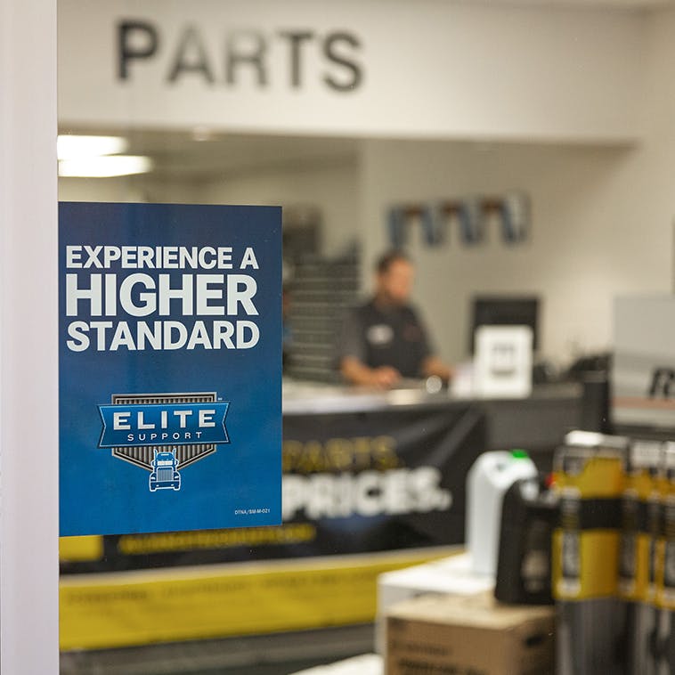 M2 106 Plus | Freightliner Trucks